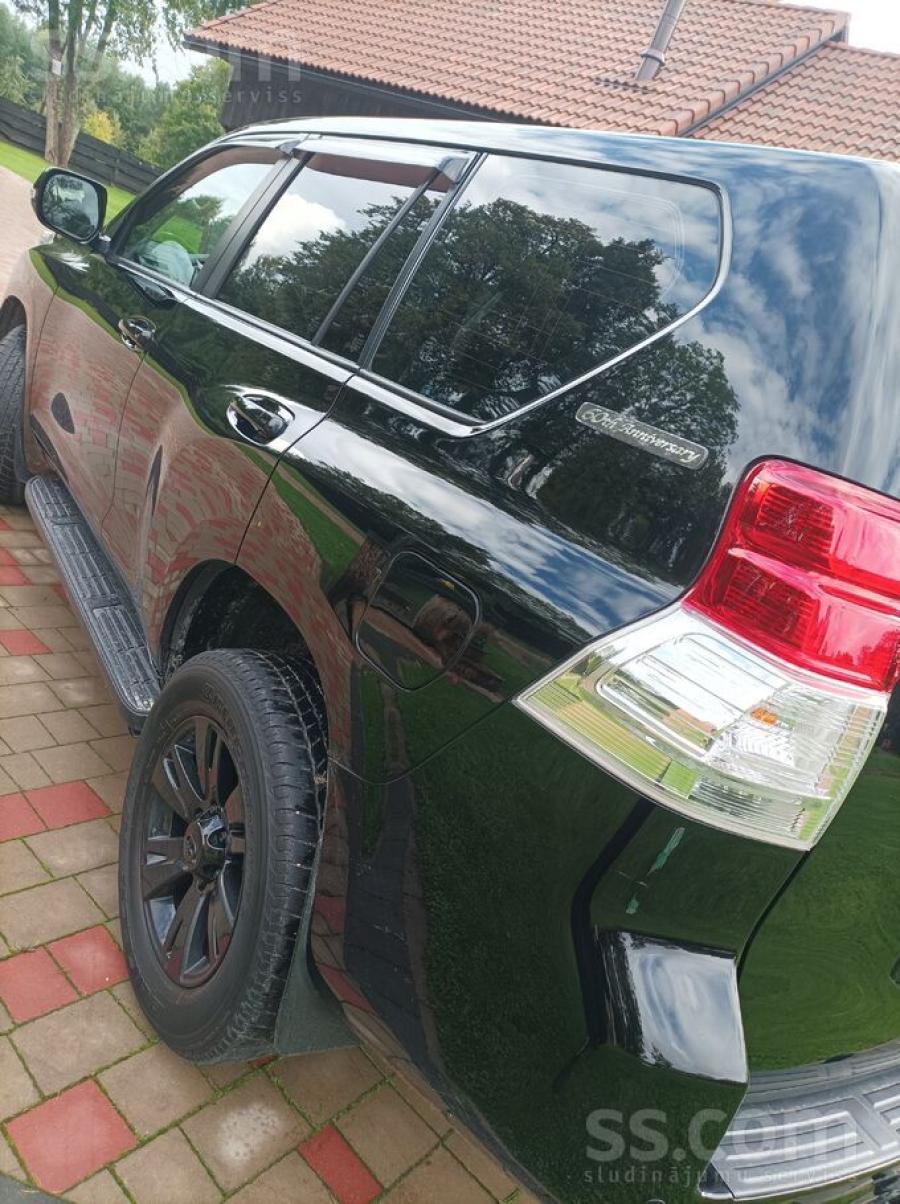 Melns Toyota Land Cruiser 2011 Saldus, ar dzinēja tilpumu 3.00 L un nobraukumu 286 tūkst. km par 21500 €, foto 6 vietnē AUTOMOTO.COM.LV