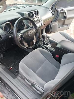 Melns Toyota Land Cruiser 2011 Saldus, ar dzinēja tilpumu 3.00 L un nobraukumu 286 tūkst. km par 21500 €, foto 11 vietnē AUTOMOTO.COM.LV
