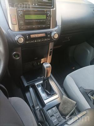 Melns Toyota Land Cruiser 2011 Saldus, ar dzinēja tilpumu 3.00 L un nobraukumu 286 tūkst. km par 21500 €, foto 13 vietnē AUTOMOTO.COM.LV