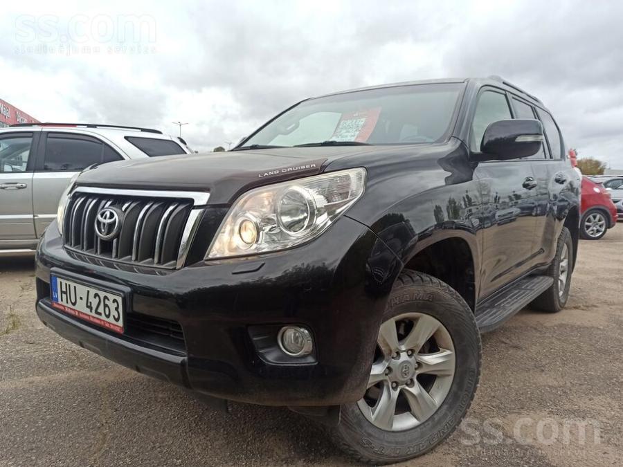 Melns Toyota Land Cruiser 2011 Daugavpils, ar dzinēja tilpumu 3.00 L un nobraukumu 0 tūkst. km par 18200 €, foto 1 vietnē AUTOMOTO.COM.LV