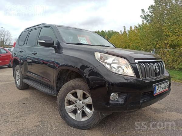 Melns Toyota Land Cruiser 2011 Daugavpils, ar dzinēja tilpumu 3.00 L un nobraukumu 0 tūkst. km par 18200 €, foto 3 vietnē AUTOMOTO.COM.LV