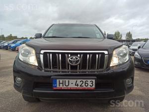 Melns Toyota Land Cruiser 2011 Daugavpils, ar dzinēja tilpumu 3.00 L un nobraukumu 0 tūkst. km par 18200 €, foto 4 vietnē AUTOMOTO.COM.LV