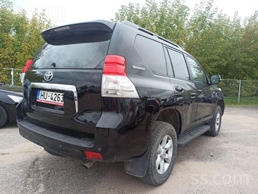 Melns Toyota Land Cruiser 2011 Daugavpils, ar dzinēja tilpumu 3.00 L un nobraukumu 0 tūkst. km par 18200 €, foto 7 vietnē AUTOMOTO.COM.LV