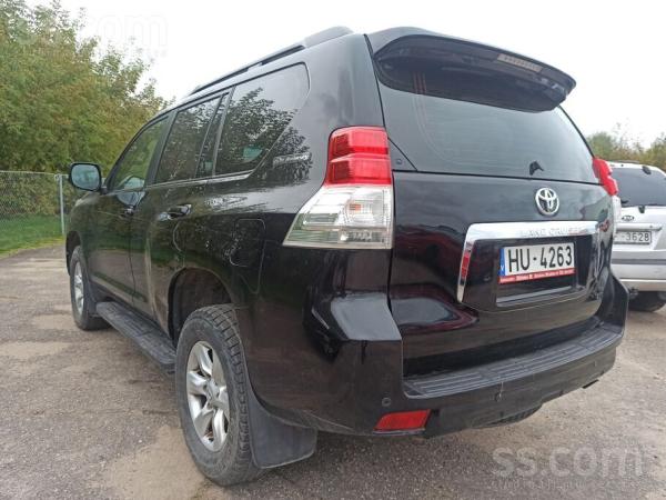 Melns Toyota Land Cruiser 2011 Daugavpils, ar dzinēja tilpumu 3.00 L un nobraukumu 0 tūkst. km par 18200 €, foto 9 vietnē AUTOMOTO.COM.LV