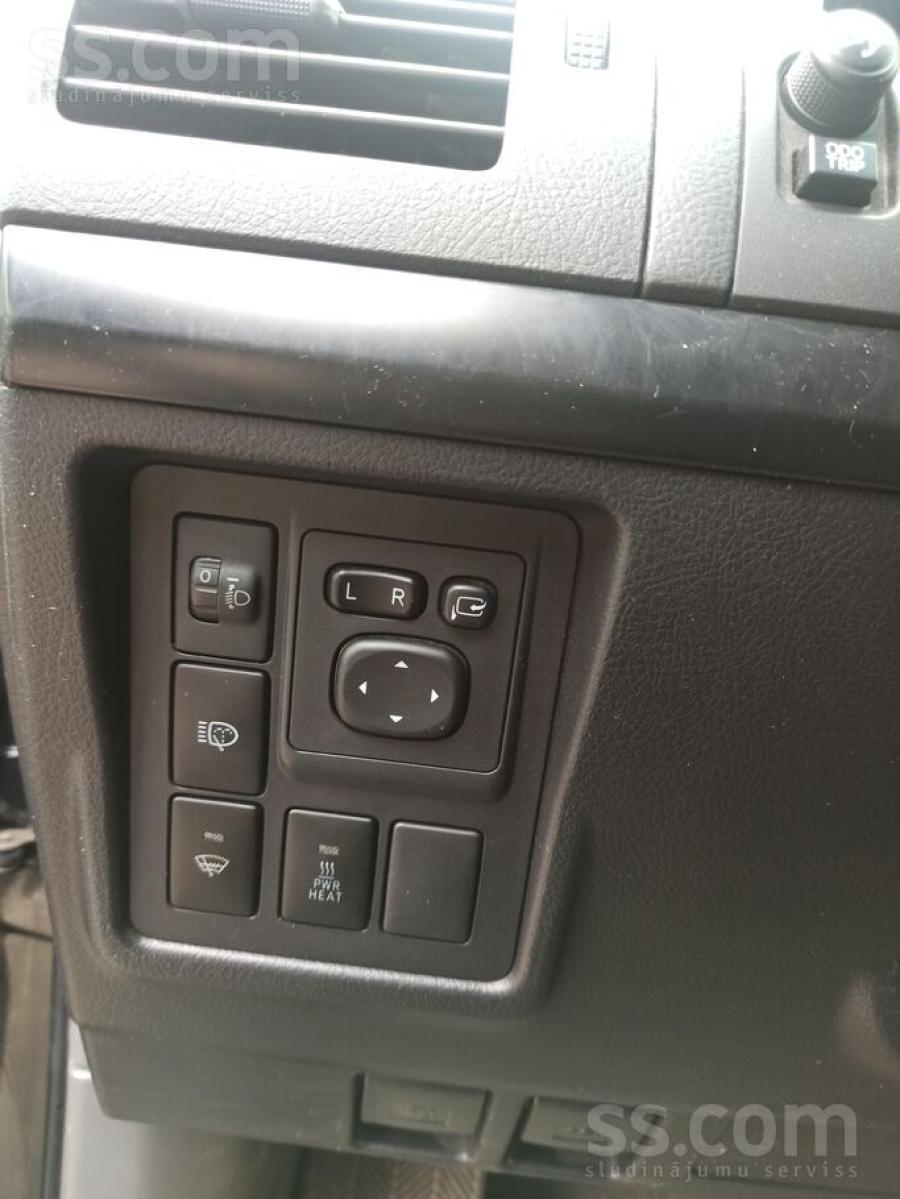 Melns Toyota Land Cruiser 2011 Daugavpils, ar dzinēja tilpumu 3.00 L un nobraukumu 0 tūkst. km par 18200 €, foto 20 vietnē AUTOMOTO.COM.LV
