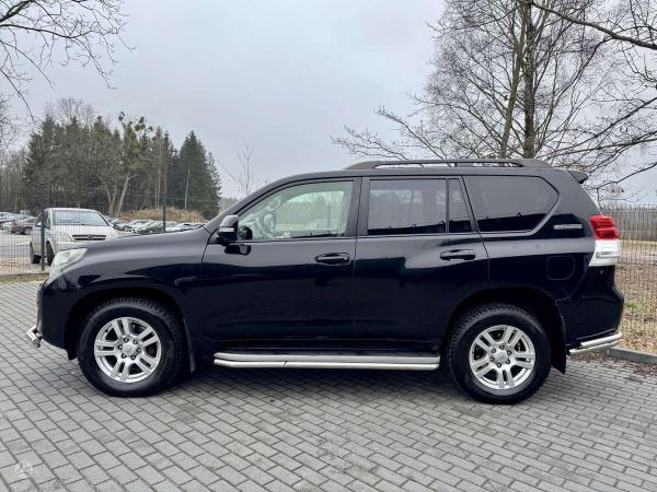 Black Toyota Land Cruiser 2012 in Kaunas, with an engine capacity of 2.98 L and mileage of 405 thousand km for 18700 €, photo 8 on AUTOMOTO.COM.LV