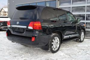 Black Toyota Land Cruiser 2012 in Vilnius, with an engine capacity of 4.46 L and mileage of 211 thousand km for 40000 €, photo 9 on AUTOMOTO.COM.LV