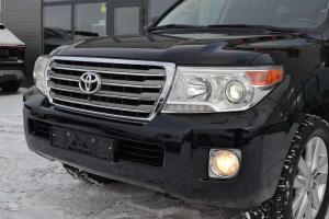 Black Toyota Land Cruiser 2012 in Vilnius, with an engine capacity of 4.46 L and mileage of 211 thousand km for 40000 €, photo 10 on AUTOMOTO.COM.LV