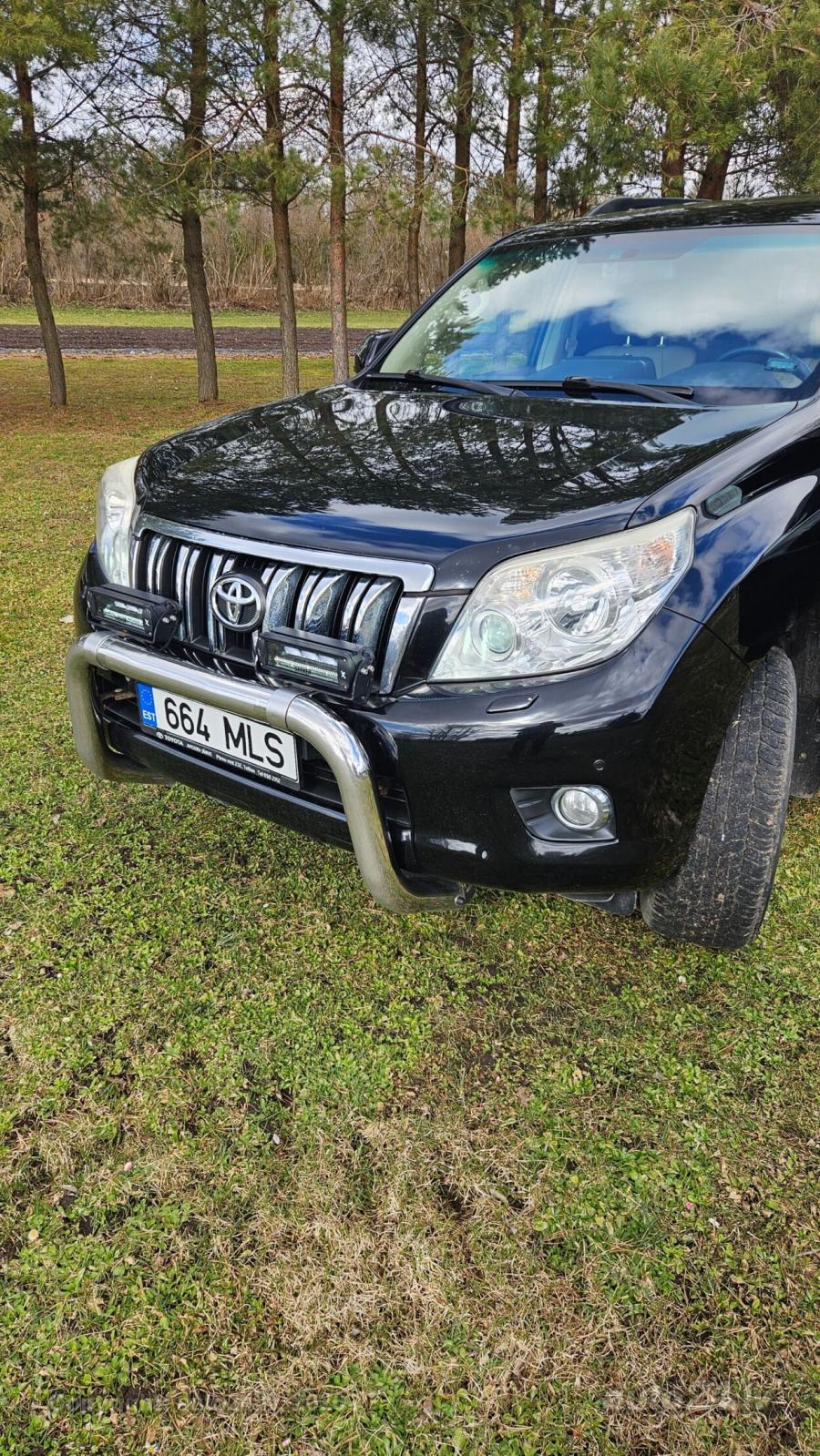 Melns Toyota Land Cruiser 2012 Rakvere, ar dzinēja tilpumu 3.00 L un nobraukumu 376 tūkst. km par 24000 €, foto 3 vietnē AUTOMOTO.COM.LV
