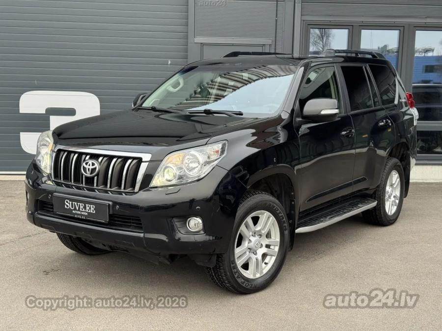 Melns Toyota Land Cruiser 2012 Tallina, ar dzinēja tilpumu 3.00 L un nobraukumu 367 tūkst. km par 19995 €, foto 3 vietnē AUTOMOTO.COM.LV