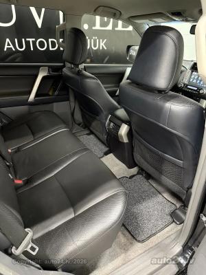 Melns Toyota Land Cruiser 2012 Tallina, ar dzinēja tilpumu 3.00 L un nobraukumu 367 tūkst. km par 19995 €, foto 13 vietnē AUTOMOTO.COM.LV