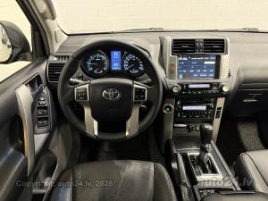 Melns Toyota Land Cruiser 2012 Tallina, ar dzinēja tilpumu 3.00 L un nobraukumu 367 tūkst. km par 19995 €, foto 15 vietnē AUTOMOTO.COM.LV