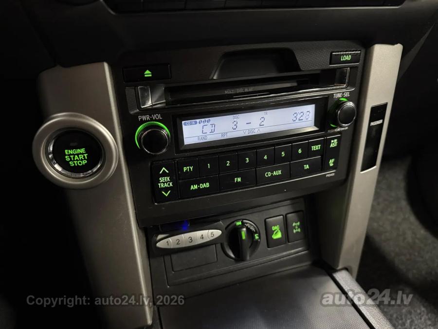 Melns Toyota Land Cruiser 2012 Tallina, ar dzinēja tilpumu 3.00 L un nobraukumu 367 tūkst. km par 19995 €, foto 20 vietnē AUTOMOTO.COM.LV