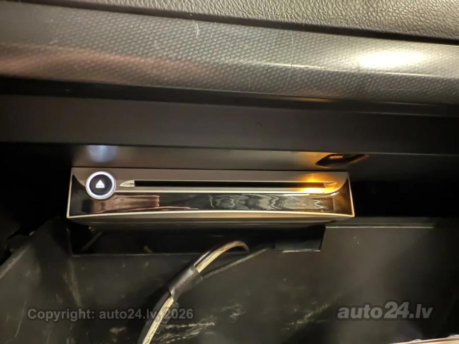 Melns Toyota Land Cruiser 2012 Tallina, ar dzinēja tilpumu 3.00 L un nobraukumu 367 tūkst. km par 19995 €, foto 21 vietnē AUTOMOTO.COM.LV