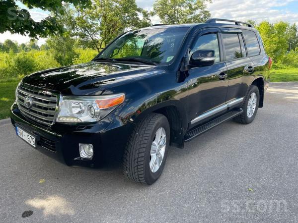 Melns Toyota Land Cruiser 2012 Daugavpils, ar dzinēja tilpumu 4.50 L un nobraukumu 232 tūkst. km par 34000 €, foto 1 vietnē AUTOMOTO.COM.LV