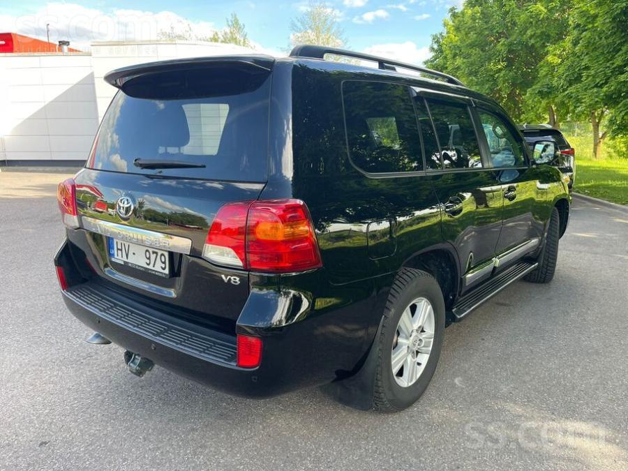 Melns Toyota Land Cruiser 2012 Daugavpils, ar dzinēja tilpumu 4.50 L un nobraukumu 232 tūkst. km par 34000 €, foto 5 vietnē AUTOMOTO.COM.LV