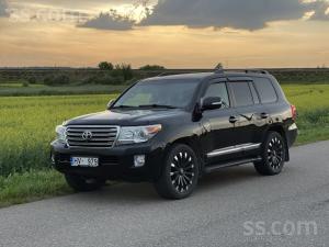 Melns Toyota Land Cruiser 2012 Daugavpils, ar dzinēja tilpumu 4.50 L un nobraukumu 232 tūkst. km par 34000 €, foto 7 vietnē AUTOMOTO.COM.LV