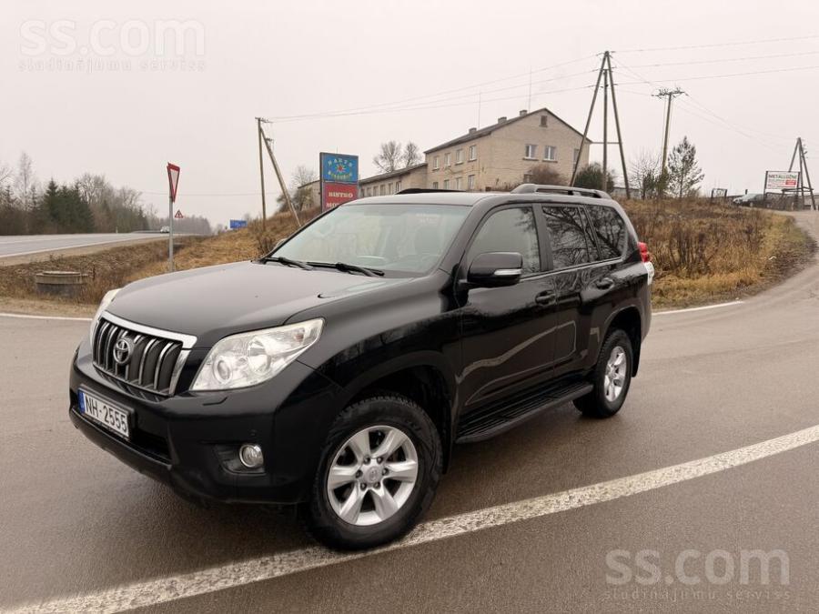 Black Toyota Land Cruiser 2013 in Rezekne, with an engine capacity of 3.00 L and mileage of 0 thousand km for 21500 €, photo 8 on AUTOMOTO.COM.LV