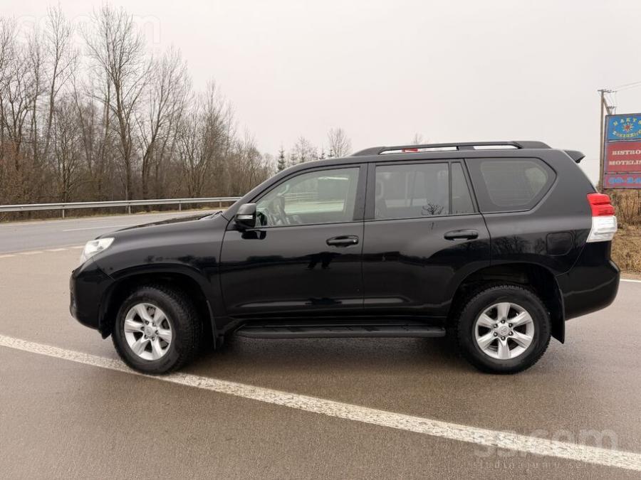 Black Toyota Land Cruiser 2013 in Rezekne, with an engine capacity of 3.00 L and mileage of 0 thousand km for 21500 €, photo 9 on AUTOMOTO.COM.LV