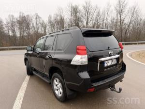 Black Toyota Land Cruiser 2013 in Rezekne, with an engine capacity of 3.00 L and mileage of 0 thousand km for 21500 €, photo 10 on AUTOMOTO.COM.LV