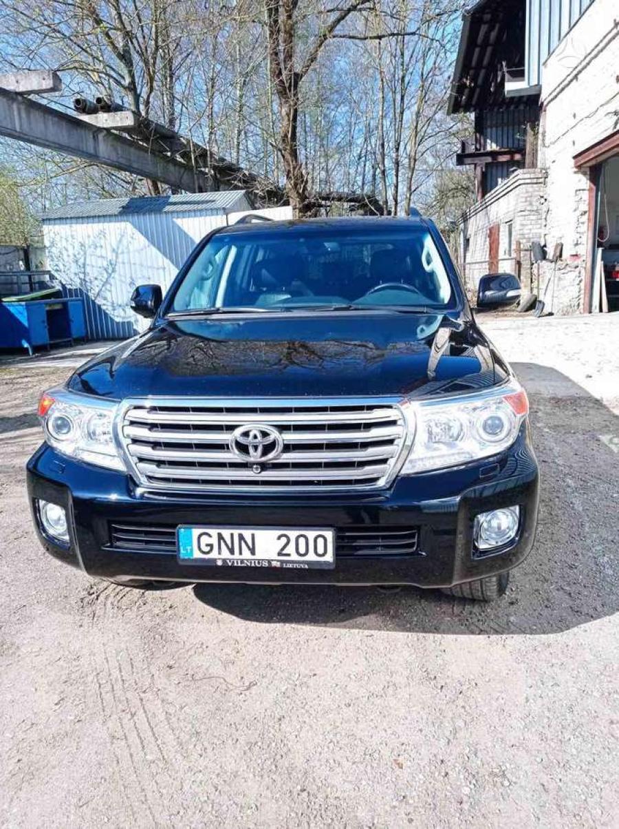 Melns Toyota Land Cruiser 2013 Viļņa, ar dzinēja tilpumu 4.46 L un nobraukumu 263 tūkst. km par 37000 €, foto 9 vietnē AUTOMOTO.COM.LV