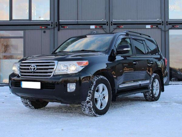 Melns Toyota Land Cruiser 2013 Viļņa, ar dzinēja tilpumu 4.46 L un nobraukumu 356 tūkst. km par 33500 €, foto 1 vietnē AUTOMOTO.COM.LV