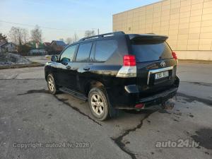 Black Toyota Land Cruiser 2013 in Tallinn, with an engine capacity of 3.00 L and mileage of 329 thousand km for 21500 €, photo 2 on AUTOMOTO.COM.LV