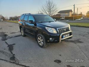 Black Toyota Land Cruiser 2013 in Tallinn, with an engine capacity of 3.00 L and mileage of 329 thousand km for 21500 €, photo 4 on AUTOMOTO.COM.LV