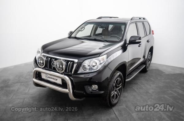 Melns Toyota Land Cruiser 2013 Tallina, ar dzinēja tilpumu 3.00 L un nobraukumu 202 tūkst. km par 29999 €, foto 1 vietnē AUTOMOTO.COM.LV