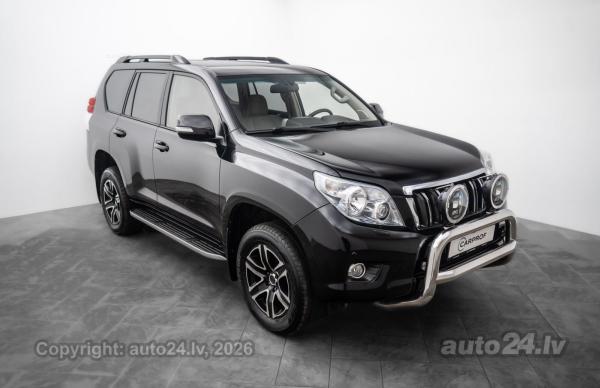 Melns Toyota Land Cruiser 2013 Tallina, ar dzinēja tilpumu 3.00 L un nobraukumu 202 tūkst. km par 29999 €, foto 3 vietnē AUTOMOTO.COM.LV