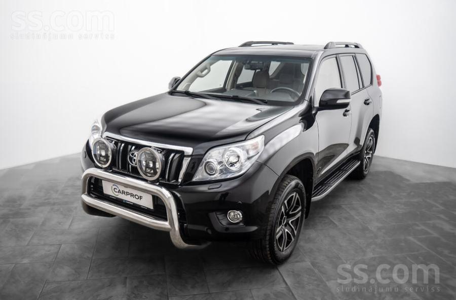 Melns Toyota Land Cruiser 2013 Tallina, ar dzinēja tilpumu 3.00 L un nobraukumu 202 tūkst. km par 27490 €, foto 1 vietnē AUTOMOTO.COM.LV