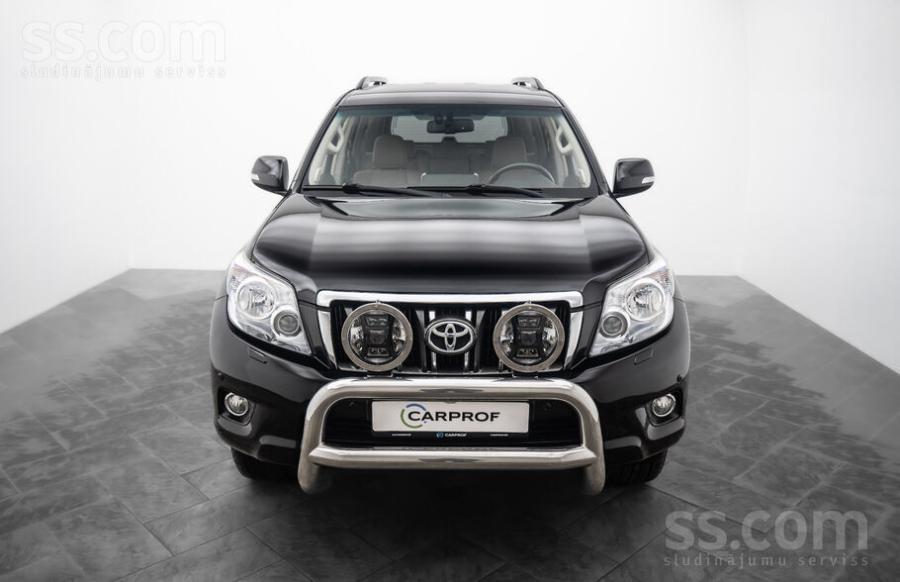 Melns Toyota Land Cruiser 2013 Tallina, ar dzinēja tilpumu 3.00 L un nobraukumu 202 tūkst. km par 27490 €, foto 3 vietnē AUTOMOTO.COM.LV