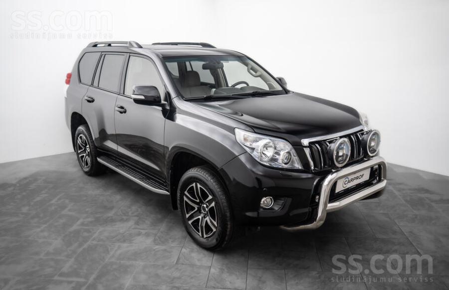 Melns Toyota Land Cruiser 2013 Tallina, ar dzinēja tilpumu 3.00 L un nobraukumu 202 tūkst. km par 27490 €, foto 4 vietnē AUTOMOTO.COM.LV