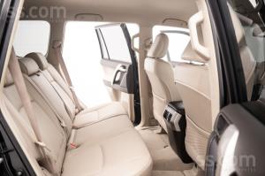 Melns Toyota Land Cruiser 2013 Tallina, ar dzinēja tilpumu 3.00 L un nobraukumu 202 tūkst. km par 27490 €, foto 10 vietnē AUTOMOTO.COM.LV