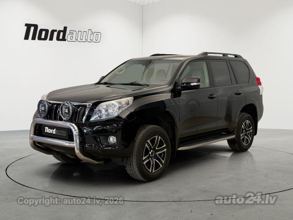 Melns Toyota Land Cruiser 2013 Tallina, ar dzinēja tilpumu 3.00 L un nobraukumu 204 tūkst. km par 27490 €, foto 1 vietnē AUTOMOTO.COM.LV