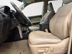 Melns Toyota Land Cruiser 2013 Tallina, ar dzinēja tilpumu 3.00 L un nobraukumu 204 tūkst. km par 27490 €, foto 6 vietnē AUTOMOTO.COM.LV
