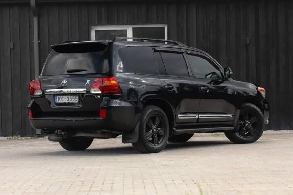 Melns Toyota Land Cruiser 2013 Jelgava, ar dzinēja tilpumu 4.50 L un nobraukumu 439 tūkst. km par 35000 €, foto 5 vietnē AUTOMOTO.COM.LV
