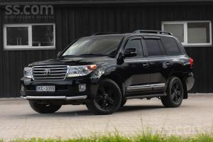 Melns Toyota Land Cruiser 2013 Jelgava, ar dzinēja tilpumu 4.50 L un nobraukumu 441 tūkst. km par 29000 €, foto  vietnē AUTOMOTO.COM.LV