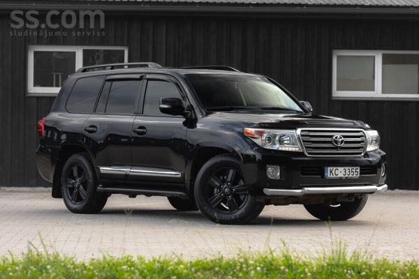 Black Toyota Land Cruiser 2013 in Jelgava, with an engine capacity of 4.50 L and mileage of 441 thousand km for 29000 €, photo 2 on AUTOMOTO.COM.LV
