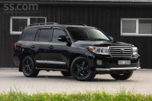 Melns Toyota Land Cruiser 2013 Jelgava, ar dzinēja tilpumu 4.50 L un nobraukumu 441 tūkst. km par 29000 €, foto 3 vietnē AUTOMOTO.COM.LV