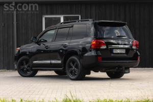 Melns Toyota Land Cruiser 2013 Jelgava, ar dzinēja tilpumu 4.50 L un nobraukumu 441 tūkst. km par 29000 €, foto 5 vietnē AUTOMOTO.COM.LV