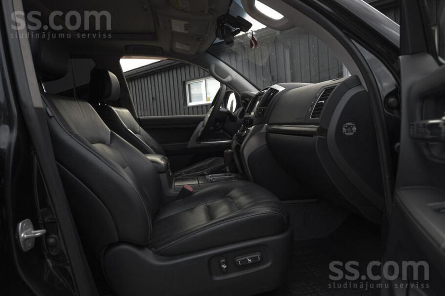 Melns Toyota Land Cruiser 2013 Jelgava, ar dzinēja tilpumu 4.50 L un nobraukumu 441 tūkst. km par 29000 €, foto 8 vietnē AUTOMOTO.COM.LV