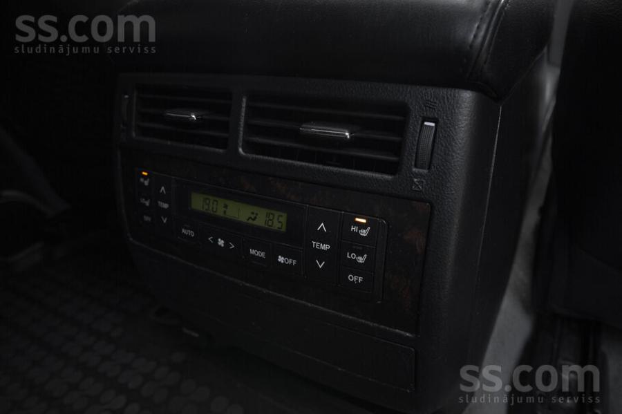 Melns Toyota Land Cruiser 2013 Jelgava, ar dzinēja tilpumu 4.50 L un nobraukumu 441 tūkst. km par 29000 €, foto 12 vietnē AUTOMOTO.COM.LV