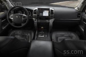Melns Toyota Land Cruiser 2013 Jelgava, ar dzinēja tilpumu 4.50 L un nobraukumu 441 tūkst. km par 29000 €, foto 14 vietnē AUTOMOTO.COM.LV