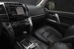 Melns Toyota Land Cruiser 2013 Jelgava, ar dzinēja tilpumu 4.50 L un nobraukumu 441 tūkst. km par 29000 €, foto 16 vietnē AUTOMOTO.COM.LV
