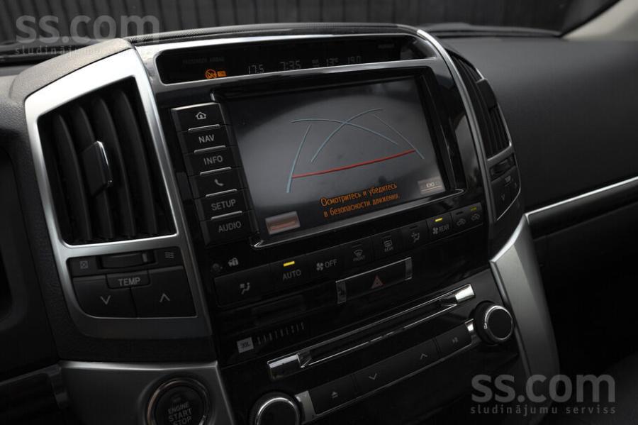 Melns Toyota Land Cruiser 2013 Jelgava, ar dzinēja tilpumu 4.50 L un nobraukumu 441 tūkst. km par 29000 €, foto 18 vietnē AUTOMOTO.COM.LV