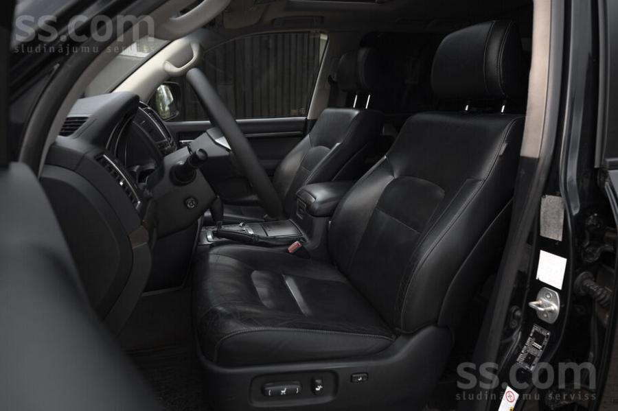 Melns Toyota Land Cruiser 2013 Jelgava, ar dzinēja tilpumu 4.50 L un nobraukumu 441 tūkst. km par 29000 €, foto 25 vietnē AUTOMOTO.COM.LV