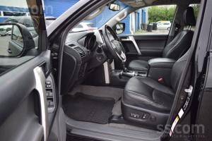Black Toyota Land Cruiser 2013 in Riga, with an engine capacity of 3.00 L and mileage of 209 thousand km for 23800 €, photo 4 on AUTOMOTO.COM.LV
