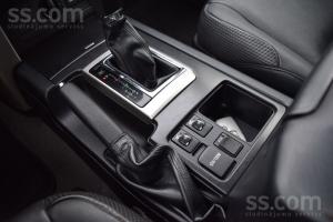 Black Toyota Land Cruiser 2013 in Riga, with an engine capacity of 3.00 L and mileage of 209 thousand km for 23800 €, photo 6 on AUTOMOTO.COM.LV
