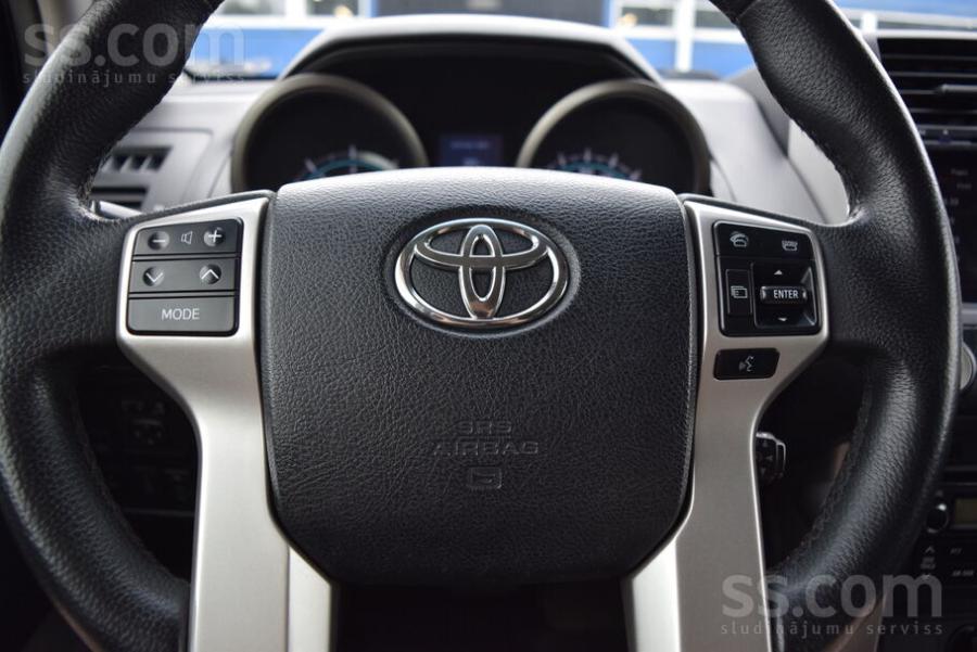 Black Toyota Land Cruiser 2013 in Riga, with an engine capacity of 3.00 L and mileage of 209 thousand km for 23800 €, photo 9 on AUTOMOTO.COM.LV